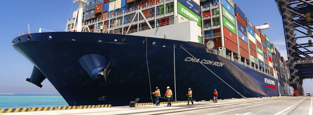 The CMA CGM Iron, the first dual-fuel methanol vessel sailing to Abu ...
